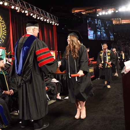 Graduación: QLU – University of Louisville, en los Estados Unidos. – QLU