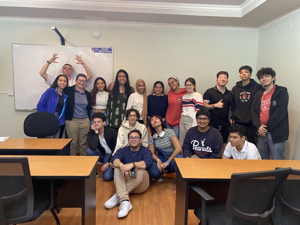 Conversatorio en Conmemoración al Día Internacional de la Diversidad Cultural: Reflexiones ...